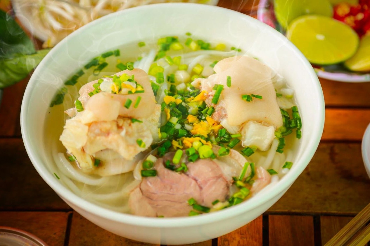 Bỏ túi cách nấu bánh canh giò heo ngon tuyệt cú mèo cho bữa sáng