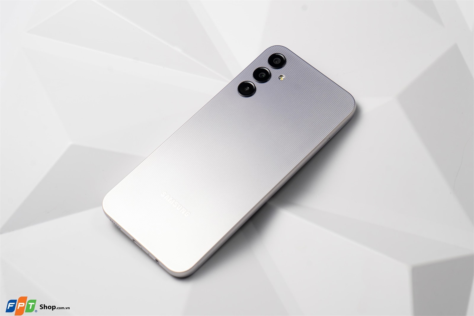 Trên tay Samsung Galaxy A14 4G: Exynos 850, 3 camera 50MP