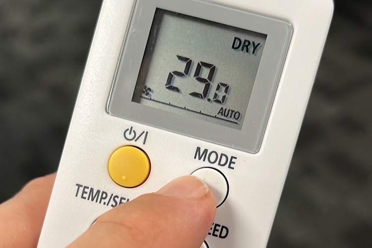 Chế độ Dry nghĩa là gì trên máy điều hòa? Sử dụng thế nào?