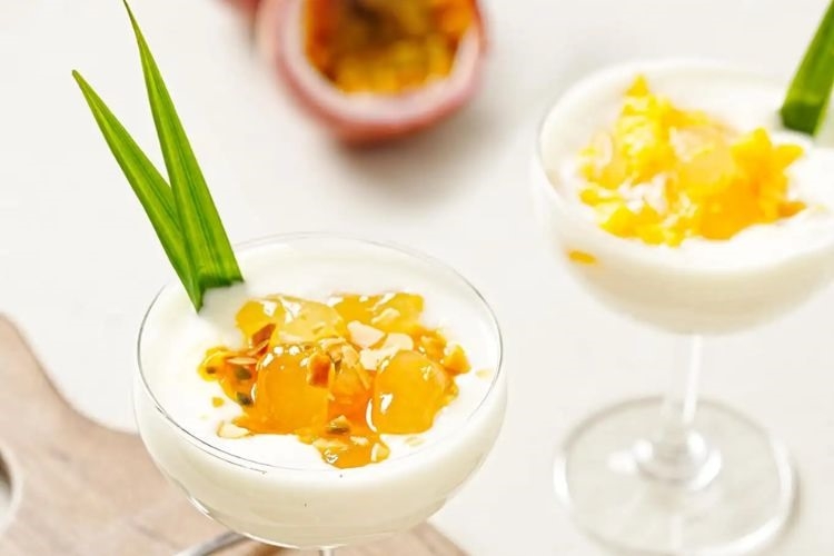 3 cách làm sữa chua hạt đác với chanh dây, dứa và hoa đậu biếc