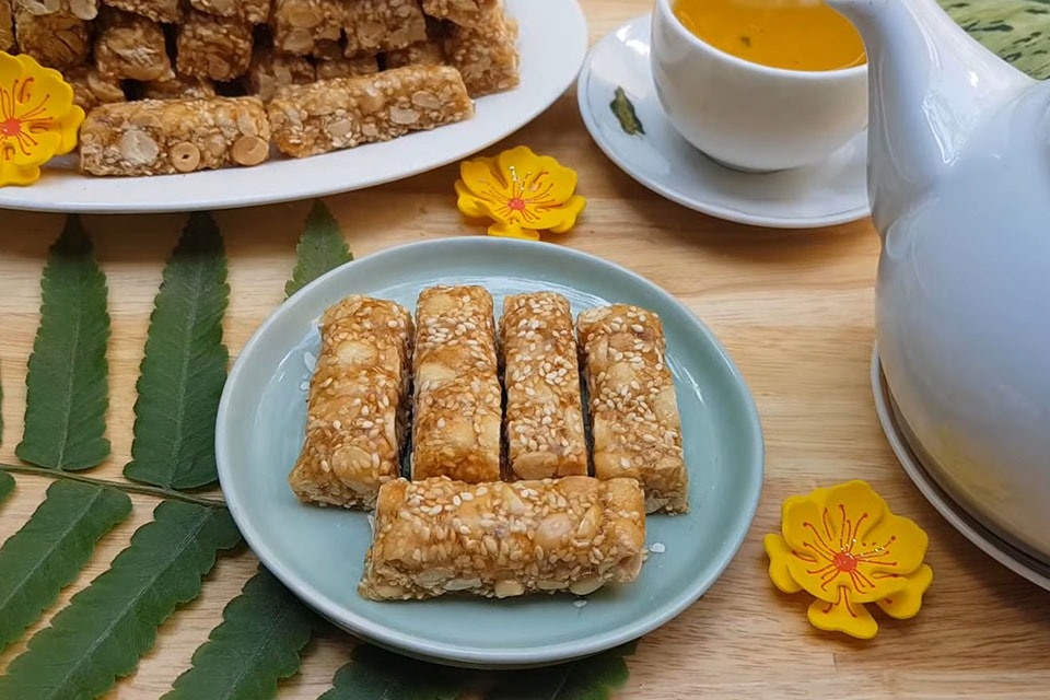 Cách làm kẹo lạc từ mạch nha ít ngọt giòn tan chiêu đãi gia đình