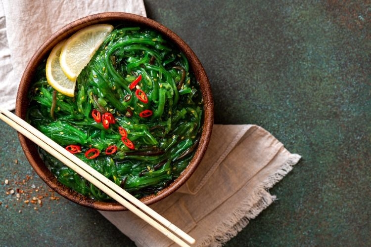 3 cách chế biến salad rong biển thơm ngon, đơn giản dễ làm