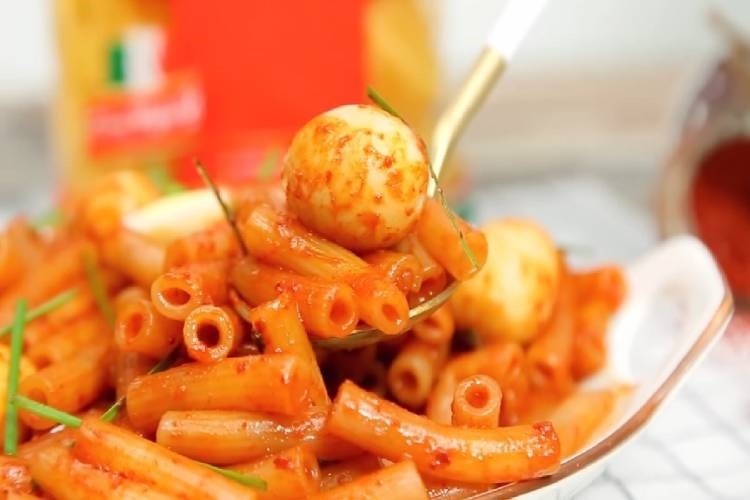 Cách làm nui xào trứng thơm ngon trẻ con, người lớn đều mê tít