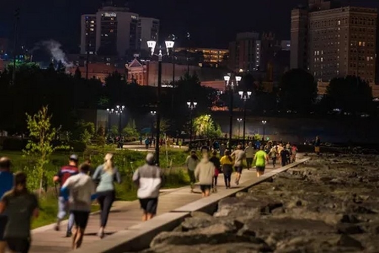 Tất tần tật về các giải chạy bộ đêm Midnight Run 2024 sắp diễn ra