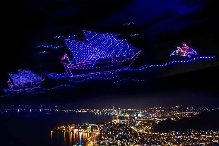 Drone Light là gì? Công nghệ tạo nên màn trình diễn ánh sáng