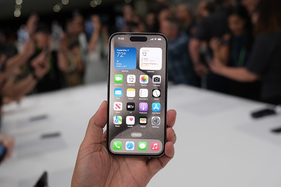 Apple cảnh báo phần mềm gián điệp với người dùng iPhone