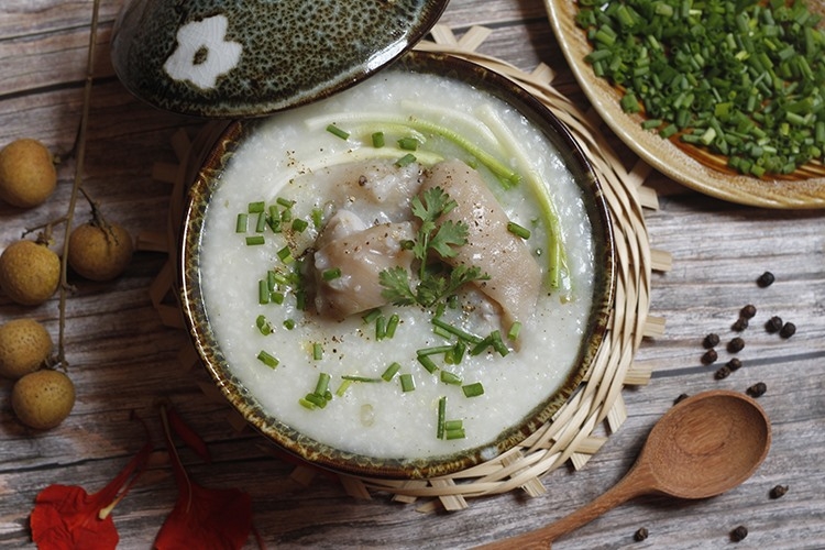 Nên nấu cháo bằng nồi gì? Những thông tin bạn cần nên biết