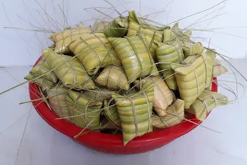 Bí quyết gói bánh lá dừa - đặc sản Bến Tre đơn giản tại nhà