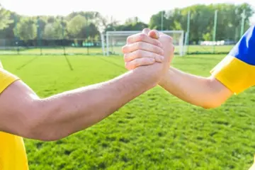 Fair play là gì? Vì sao fair play lại có vai trò quan trọng trong bóng đá?