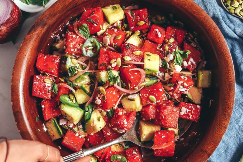 4 cách làm salad dưa hấu mát lạnh, bổ dưỡng, thanh lọc cơ thể