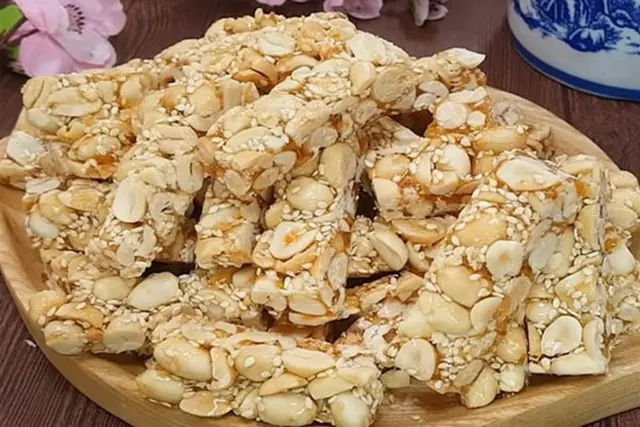 Cách làm kẹo thèo lèo thủ công chuẩn vị giữ trọn tinh hoa ẩm thực dân gian Việt