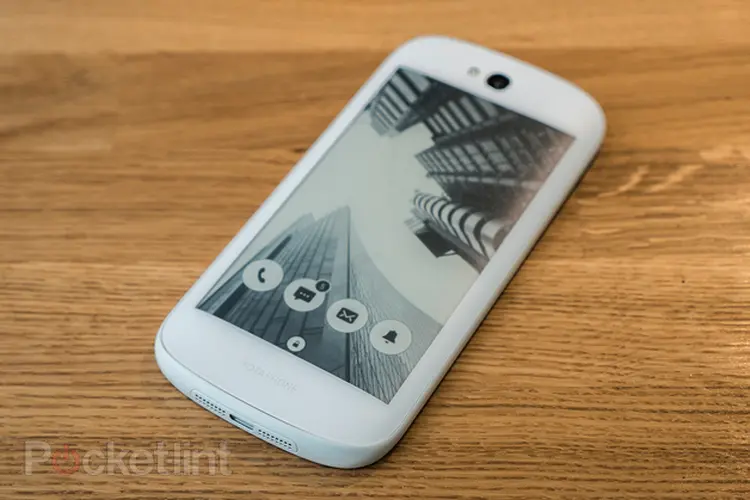 YotaPhone 2 ra mắt phiên bản màu trắng với giá rẻ hơn