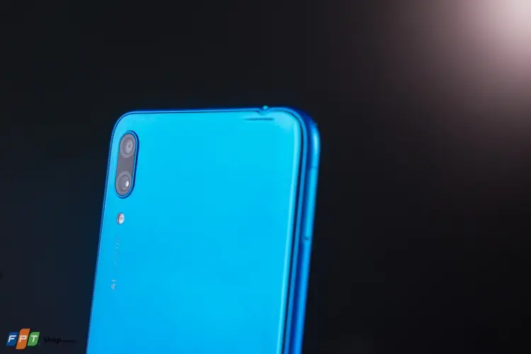 Huawei Y7 Pro (2019) - thiết kế đỉnh cao