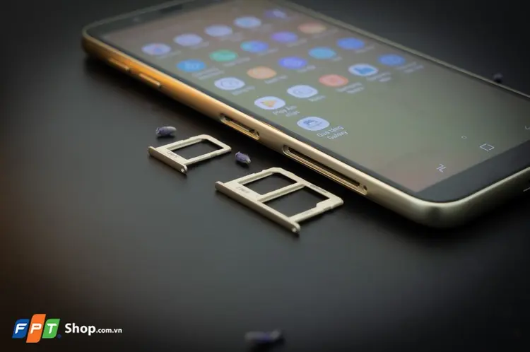 Samsung Galaxy J6 2018 - Màn hình tràn viền, giá tốt