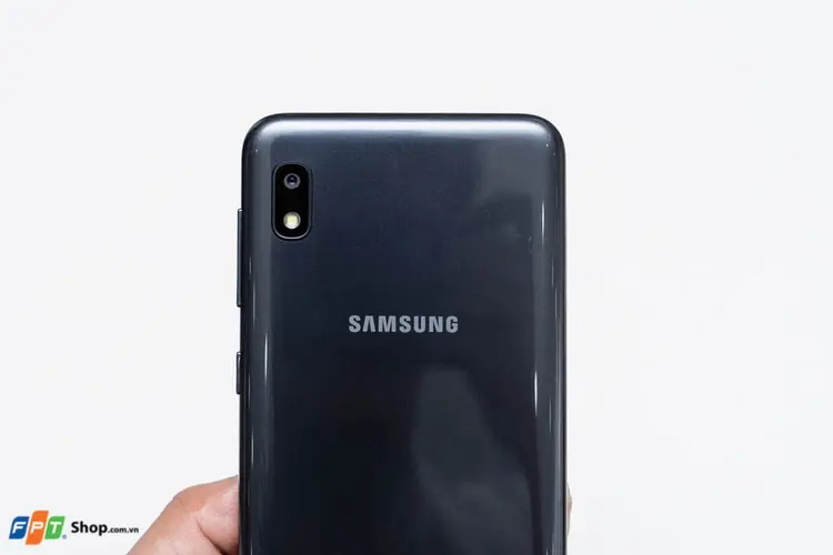 Samsung Galaxy A10 _ Vân tay trong màn hình, pin 4.000 mAh