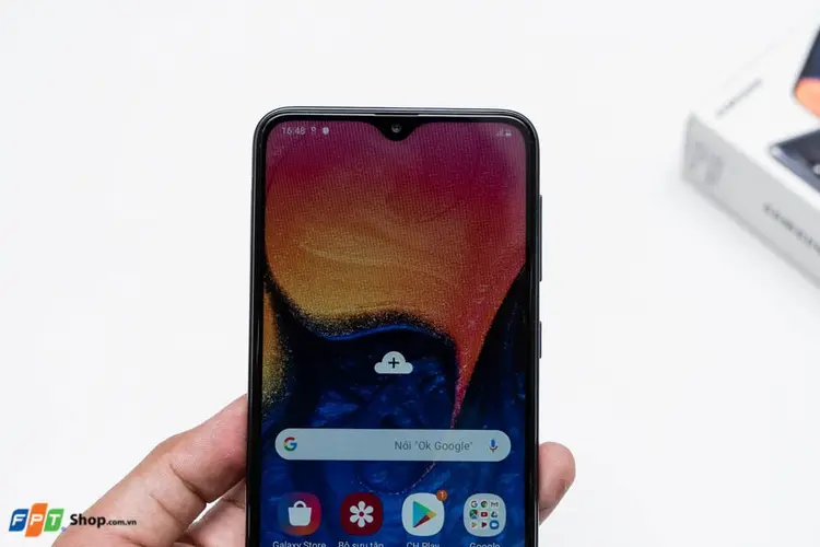 Samsung Galaxy A10 _ Vân tay trong màn hình, pin 4.000 mAh