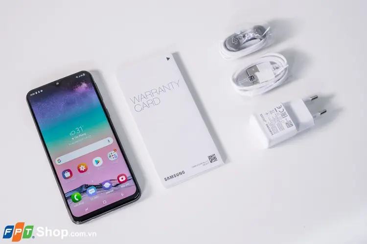 Samsung Galaxy M20 - Camera kép, Pin trâu 5000 mAh
