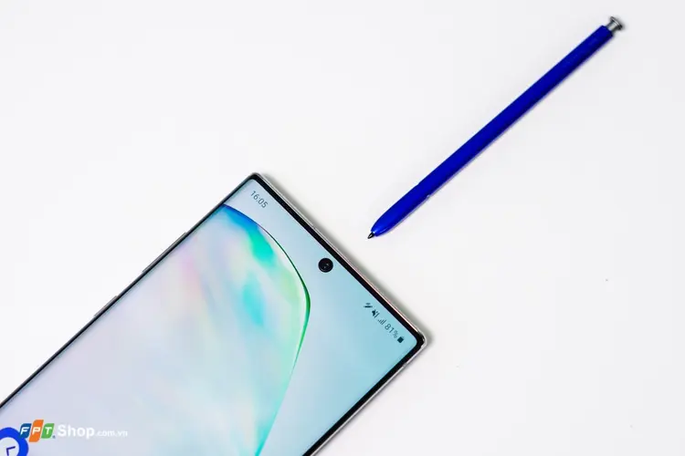 Samsung Galaxy Note 10 Plus - Màn hình vô cực Infiniti-O chuẩn điện ảnh