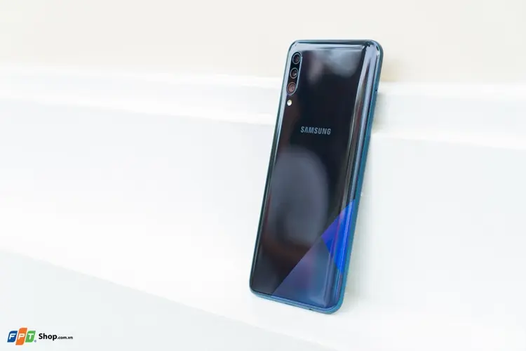Samsung Galaxy A30s, 3 camera sau chuyên nghiệp