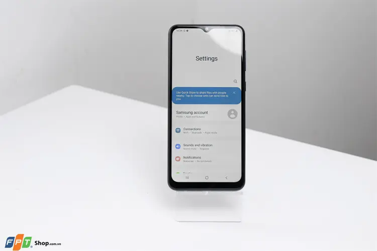 Samsung Galaxy A04 | Chip xịn, giá siêu rẻ