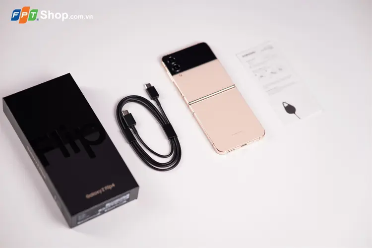 Samsung Galaxy Z Flip 4 | Giảm giá sốc, trả góp 0%
