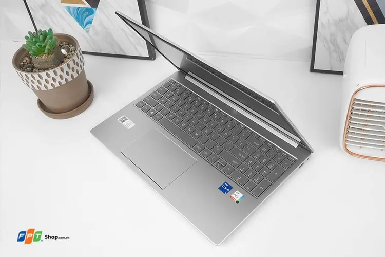 HP 15-fd0083TU | Giá hấp dẫn cho sinh viên