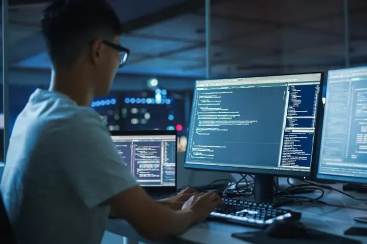 Software Engineering là gì? Cơ hội nghề nghiệp và những kỹ năng quan ...