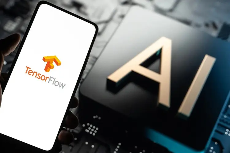 TensorFlow là gì và hoạt động như thế nào trong học máy?