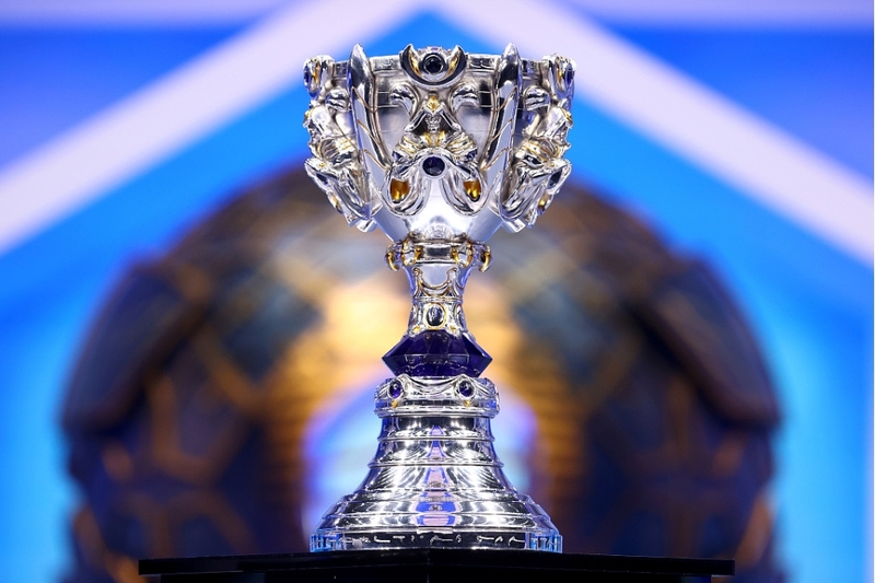 Summoner's Cup là gì? Khám phá chiếc cúp danh giá nhất thế giới LoL Esports