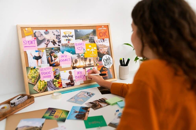 Vision board là gì? Bí quyết biến giấc mơ thành hiện thực bằng công cụ ...