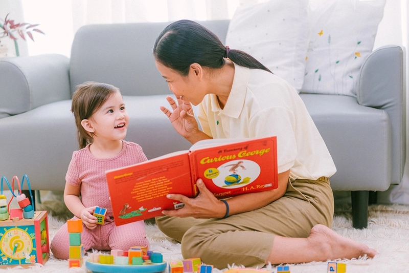 Babysitter là gì? Giải thích công việc và thu nhập của Babysitter