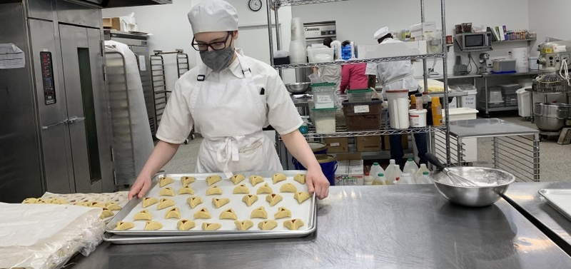 Baker là gì? Bật mí về nghề làm bánh chuyên nghiệp và vai trò trong ...