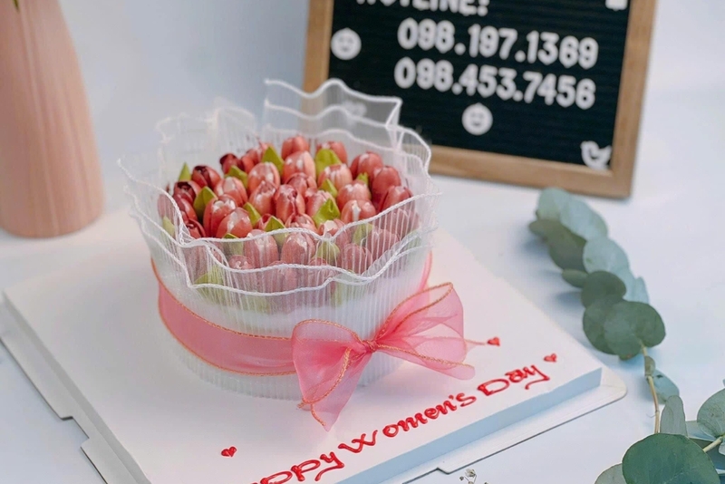 Bánh kem hoa tulip sang trọng - Lựa chọn tinh tế cho dịp đặc biệt