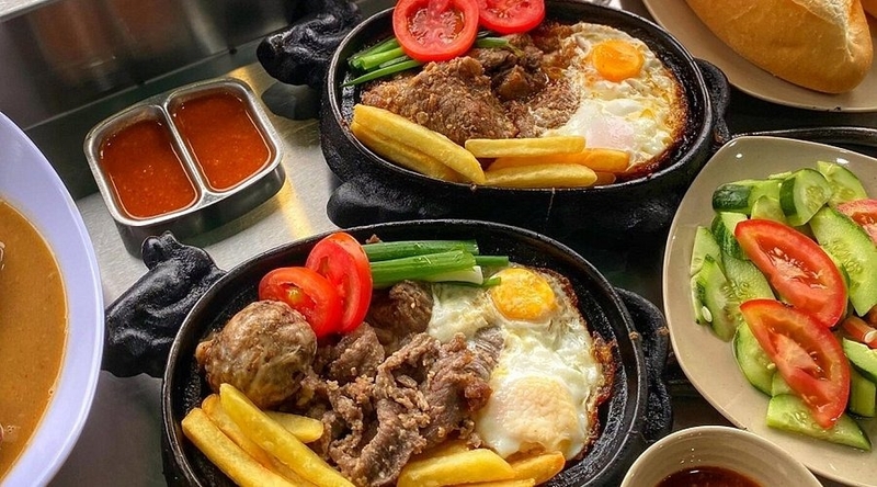 Mách bạn cách làm bánh mì bít tết thơm ngon, chuẩn nhà hàng 5 sao