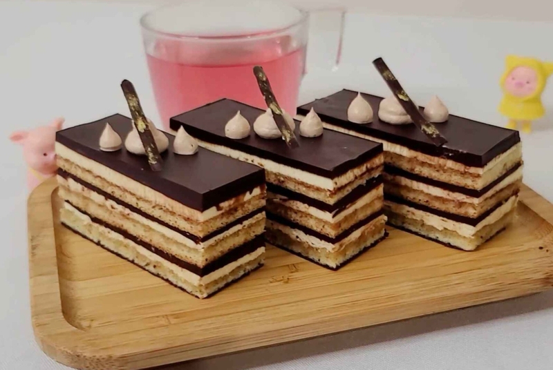 Cách làm bánh Opera cake chuẩn vị Pháp tại nhà cực đơn giản