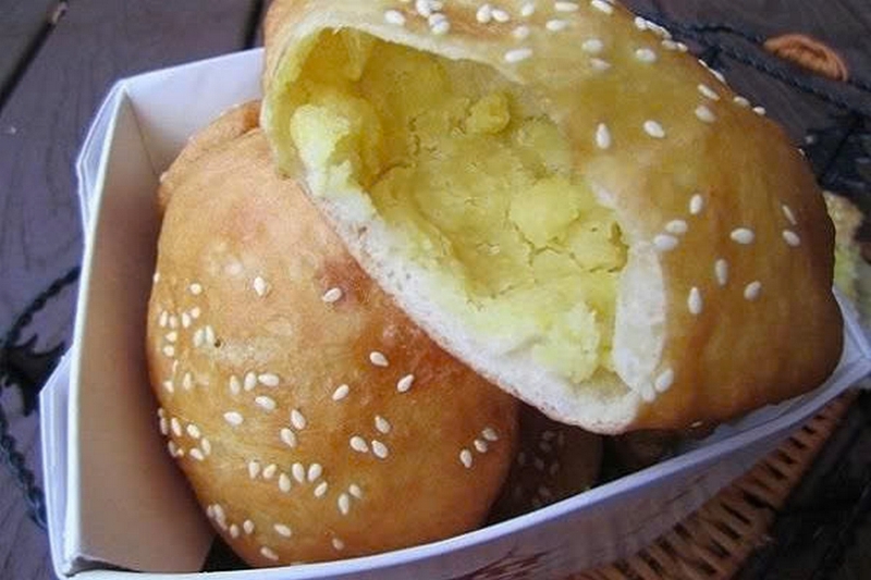 Cách làm bánh tiêu đậu xanh giòn rụm, thơm lừng tại nhà
