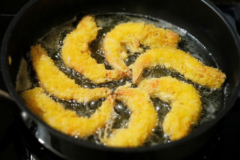 Cách làm món bí đỏ chiên tôm giòn rụm, thơm ngon và giàu dinh dưỡng cho bữa