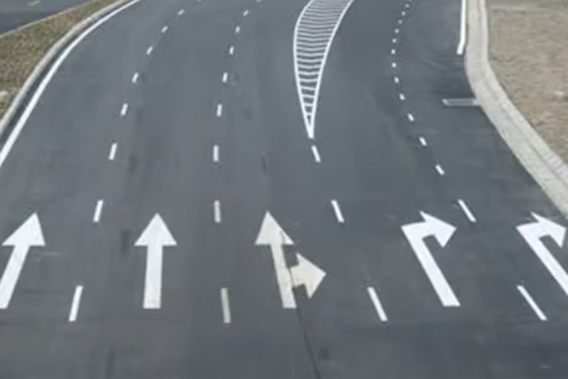 Tìm hiểu về biển R411: Lỗi R411 bị phạt bao nhiêu theo quy định 2025?