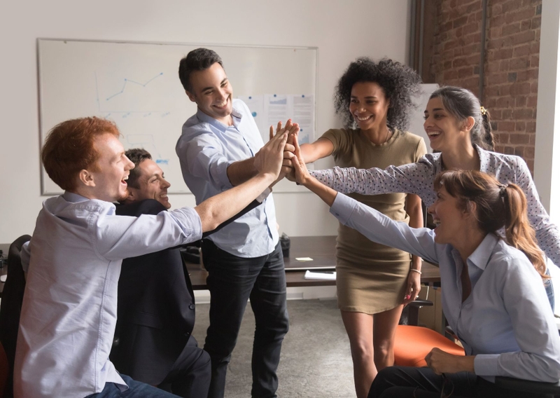 Bonding là gì? Bí quyết xây dựng đội ngũ gắn bó và làm việc hiệu quả