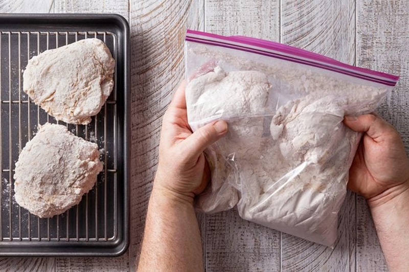 Cách làm đùi gà rán chuẩn vị nhà hàng với vỏ ngoài giòn tan