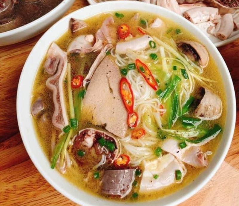 Cách sơ chế và khử mùi lòng lợn từ các các nguyên liệu có sẵn