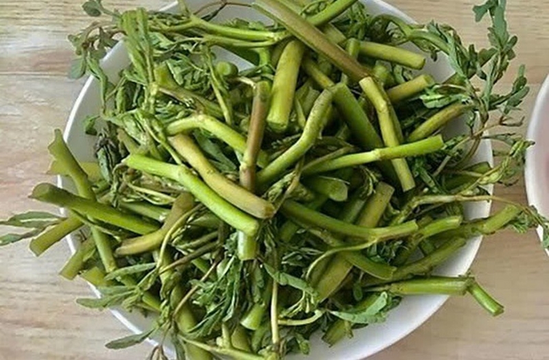 Cách nấu canh cua rau nhút ngọt mát chuẩn vị quê nhà cho bữa cơm gia đình