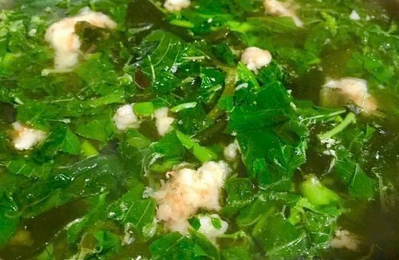 Cách làm canh rau tập tàng nấu tôm thịt thanh mát, bổ dưỡng cho bữa cơm ...