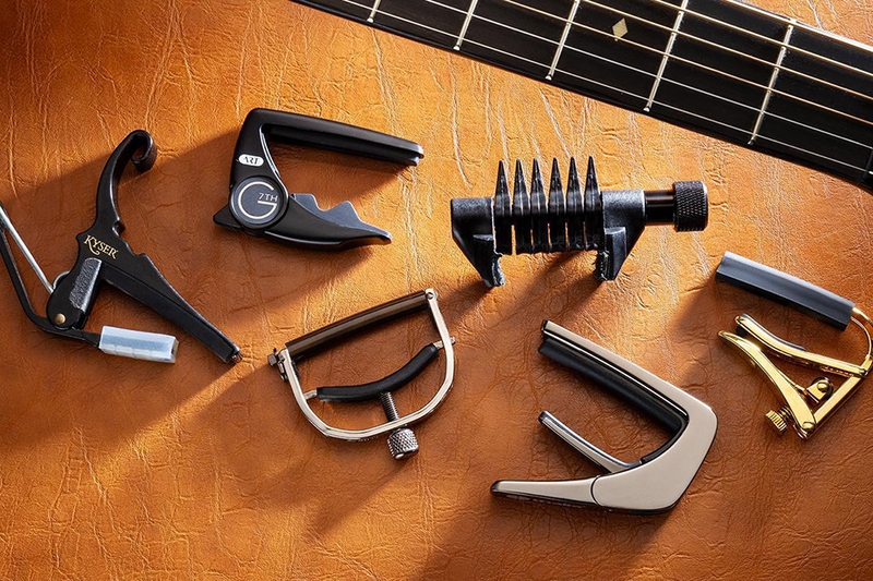 Capo là gì? Hướng dẫn sử dụng capo guitar hiệu quả cho người mới