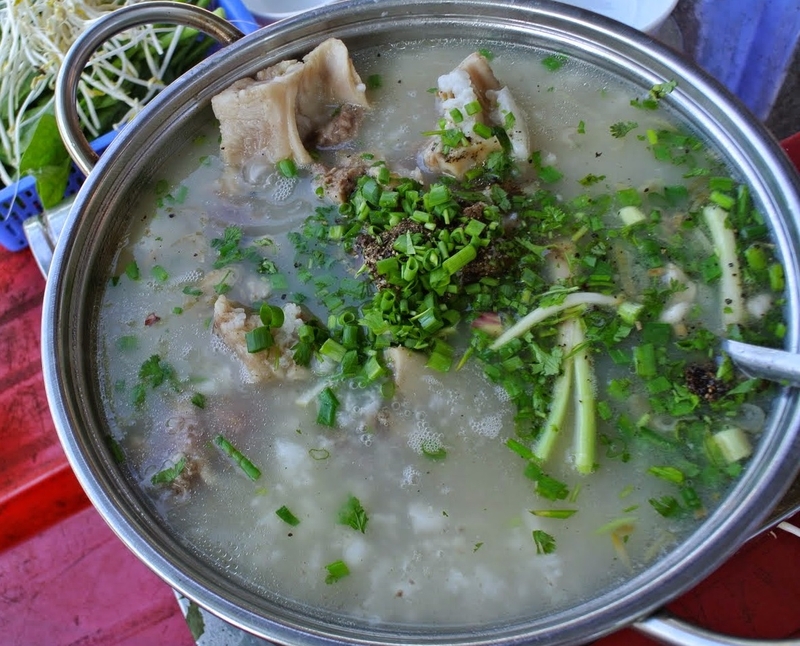 Cách nấu cháo má heo thơm ngon, lạ miệng cho ngày cuối tuần