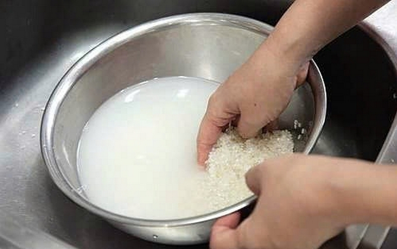 Cách nấu cháo óc heo bí đỏ: Lựa chọn hoàn hảo cho bé ăn dặm và người bệnh