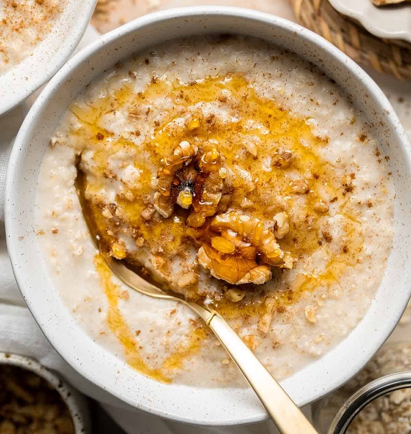 Công thức nấu cháo quả óc chó kết hợp yến mạch giúp bé ăn ngon