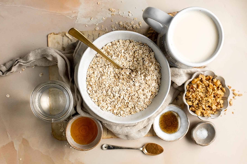 Công thức nấu cháo quả óc chó kết hợp yến mạch giúp bé ăn ngon