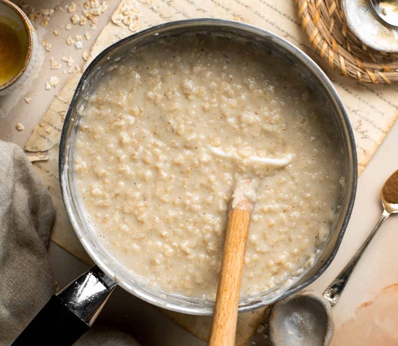 Công thức nấu cháo quả óc chó kết hợp yến mạch giúp bé ăn ngon