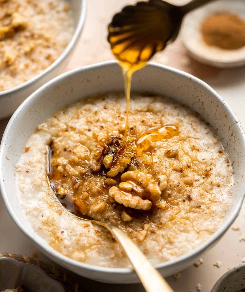 Công thức nấu cháo quả óc chó kết hợp yến mạch giúp bé ăn ngon